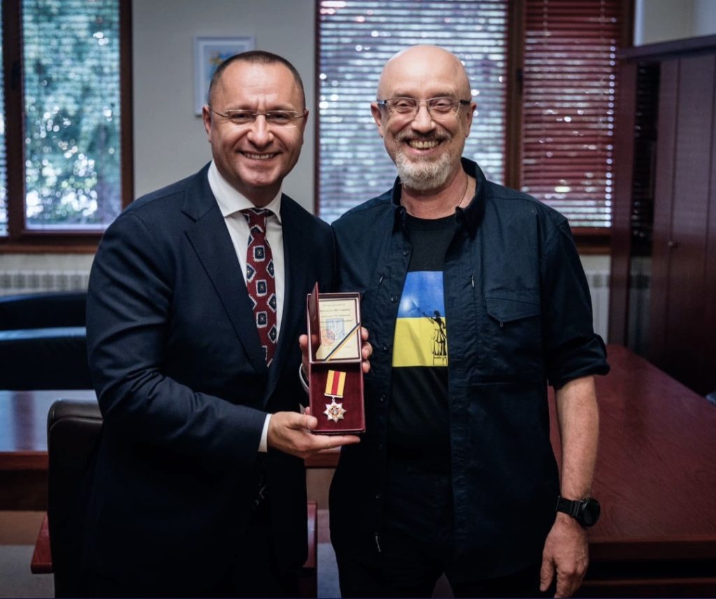Ukrainian Ambassador honoured for supporting Ukrainian defence forces ...